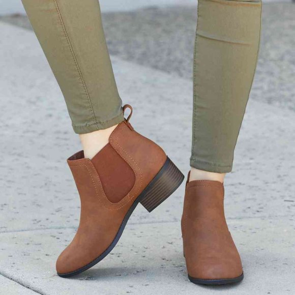 Fortune Dynamic | Shoes | Fortune Dynamic Best Date Chelsea Booties ...